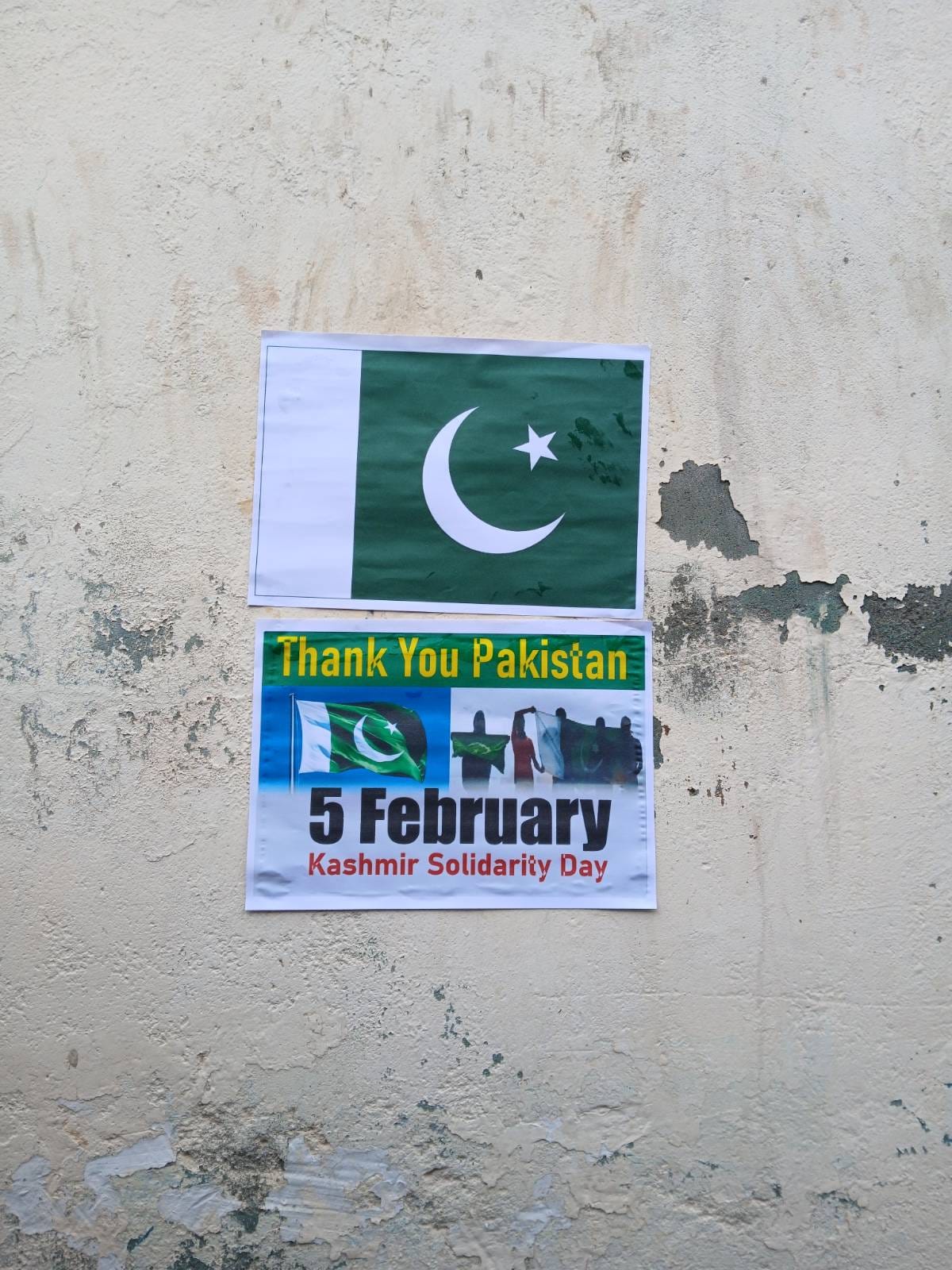 Posters with ‘Thank You Pakistan’, Pakistani flag again appear in IIOJK ...